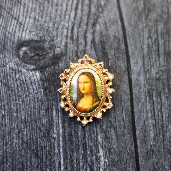 Sarah Coventry | Jewelry | Vintage Sarah Coventry Mona Lisa Brooch Pin ...
